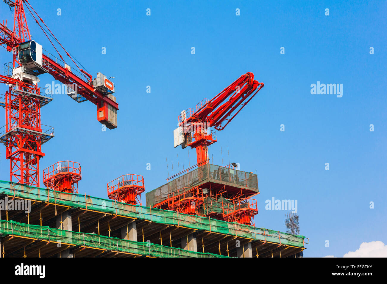Construction site with crane and building Stock Photo - Alamy