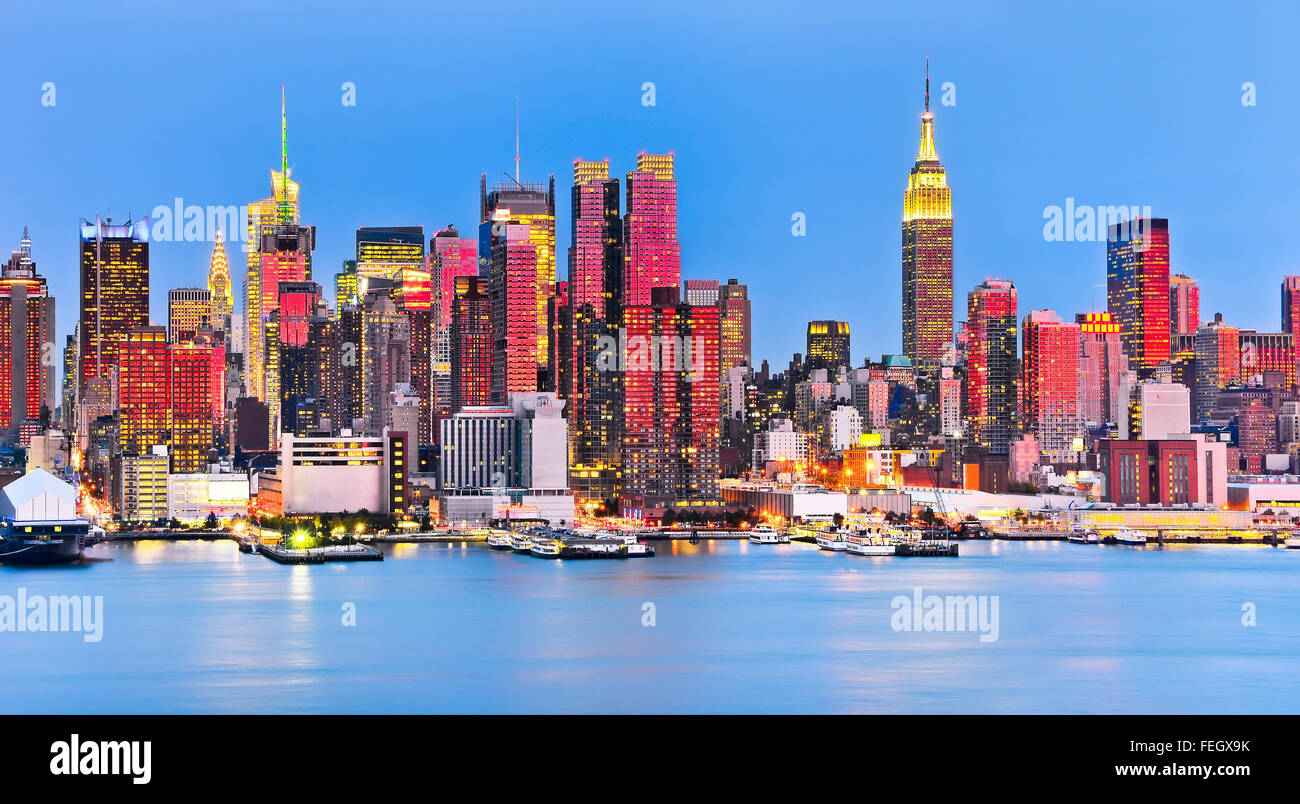 Manhattan skyline with red sunlight reflection at dusk Stock Photo - Alamy