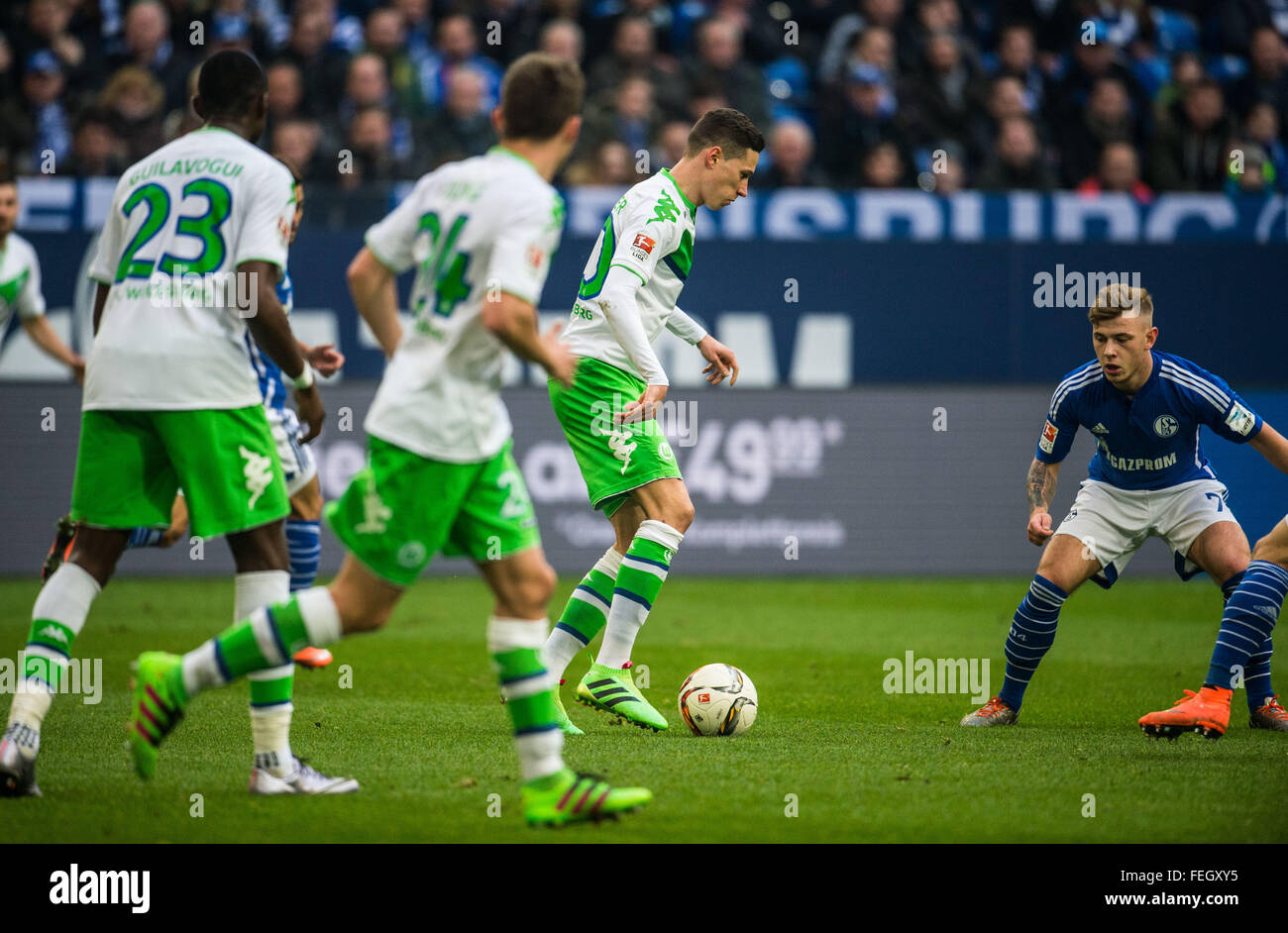 Gelsenkirchen, Germany. 06th Feb, 2016. Schalke's Max Meyer (R) in ...