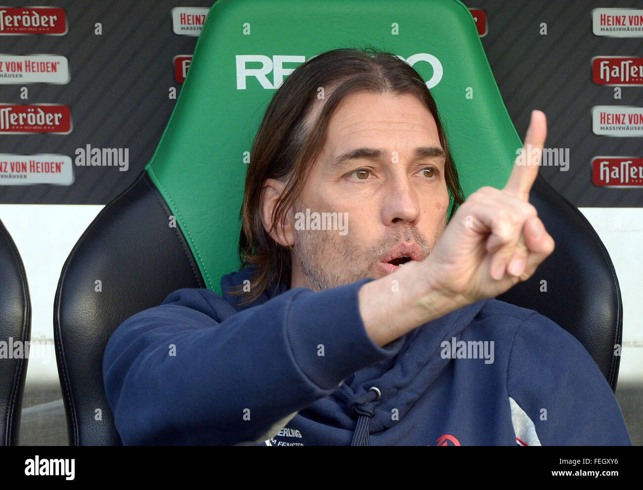 Hanover, Germany. 6th Feb, 2016. Mainz's coach Martin Schmidt gestures ...