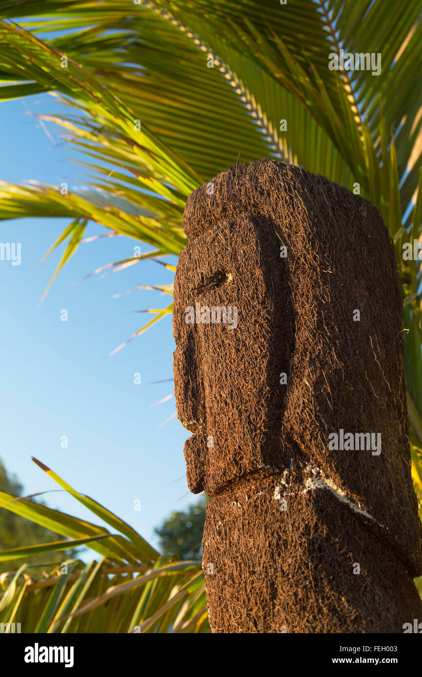 Statue at Blue Lagoon Resort, Nacula Island, Yasawa Islands, Fiji Stock ...