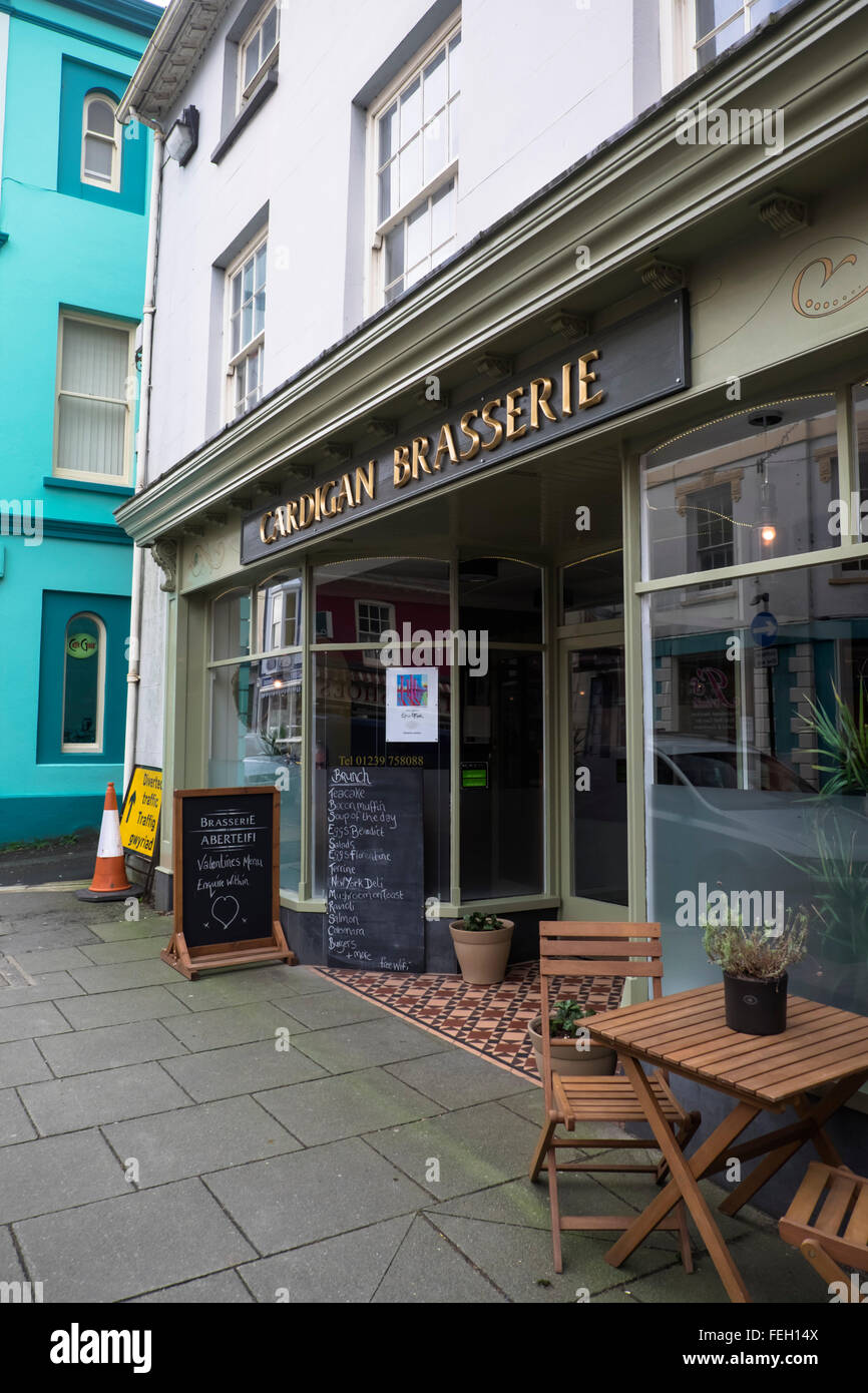 Cardigan town hi-res stock photography and images - Alamy