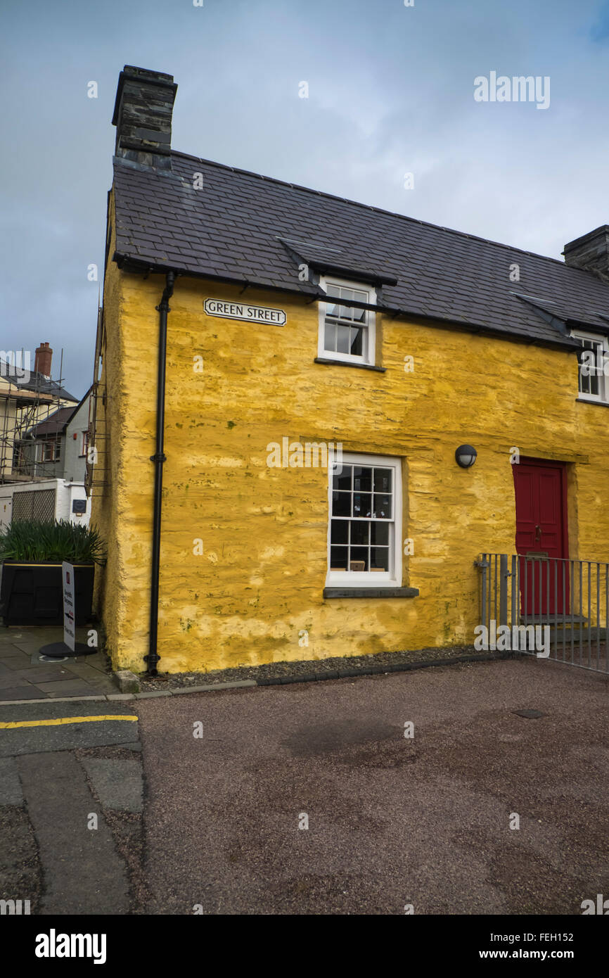 Cardigan town street hi-res stock photography and images - Alamy