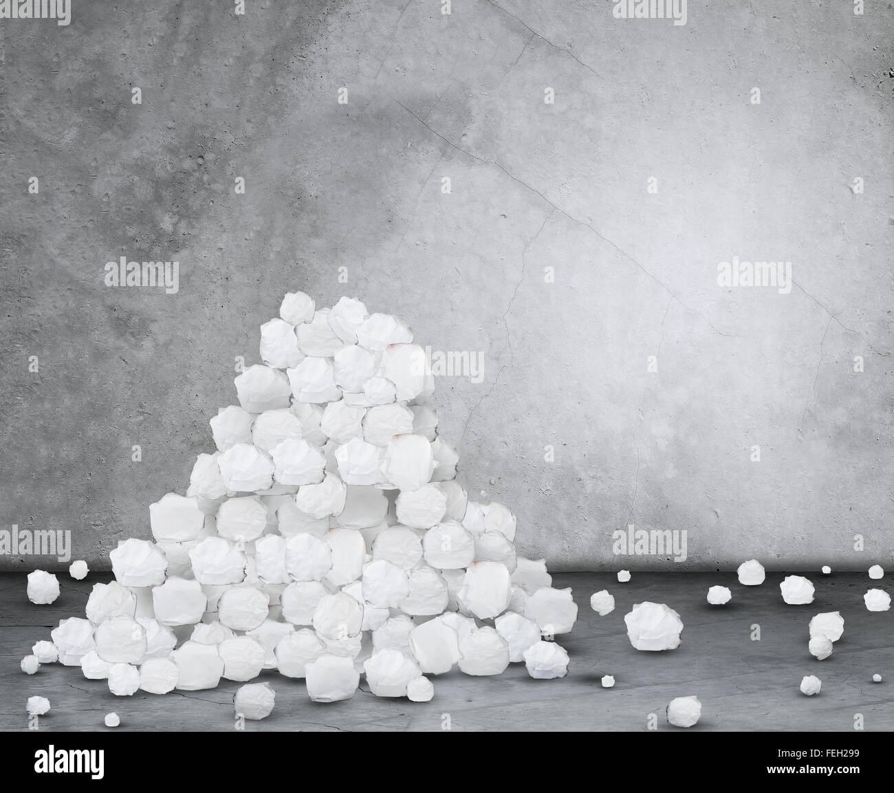 Pile of crumpled paper balls Stock Photo - Alamy
