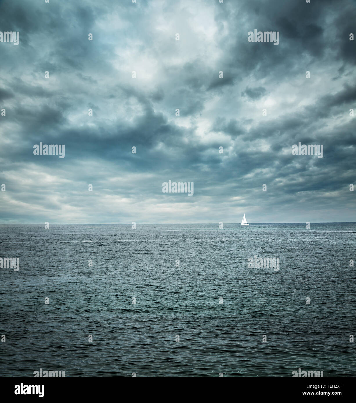 Bad weather sailing hi-res stock photography and images - Alamy
