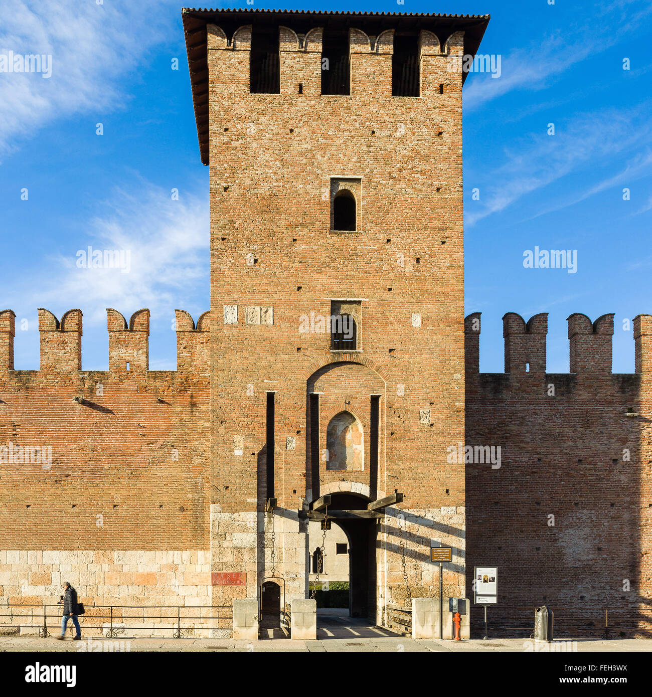 The medieval castle of Castelvecchio, in the old town of Verona Stock ...