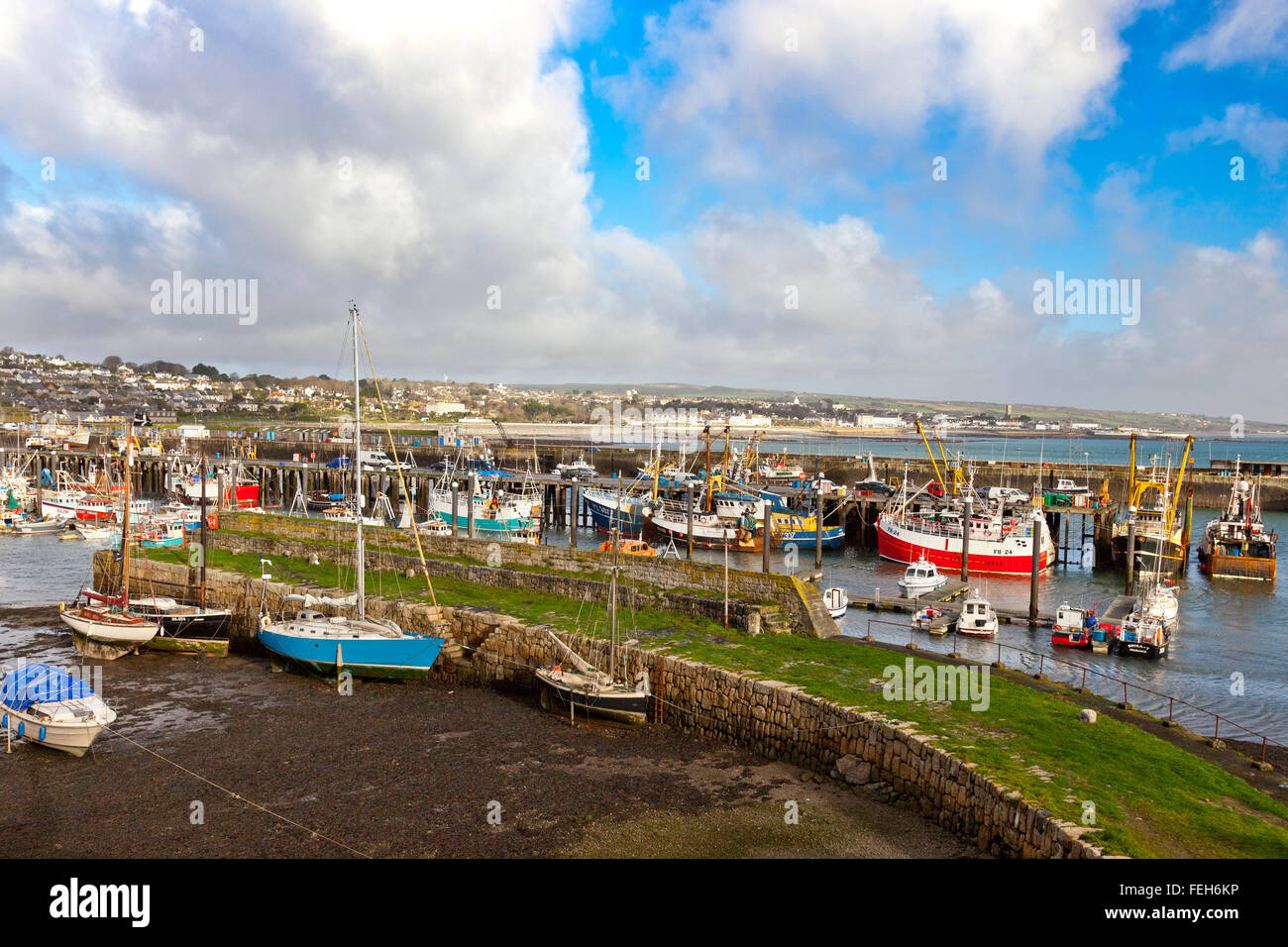 Harbours cornwall hi-res stock photography and images - Alamy