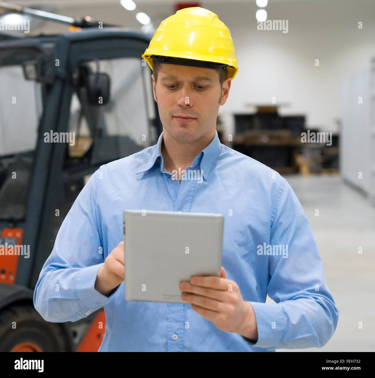 Digital man and hard hat hi-res stock photography and images - Alamy