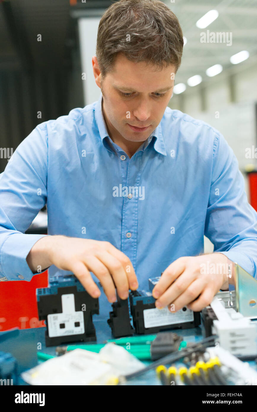 Electronic components conveyor hi-res stock photography and images - Alamy