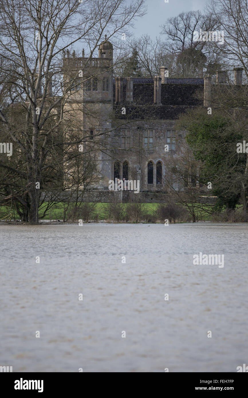 Flood moat hi-res stock photography and images - Alamy
