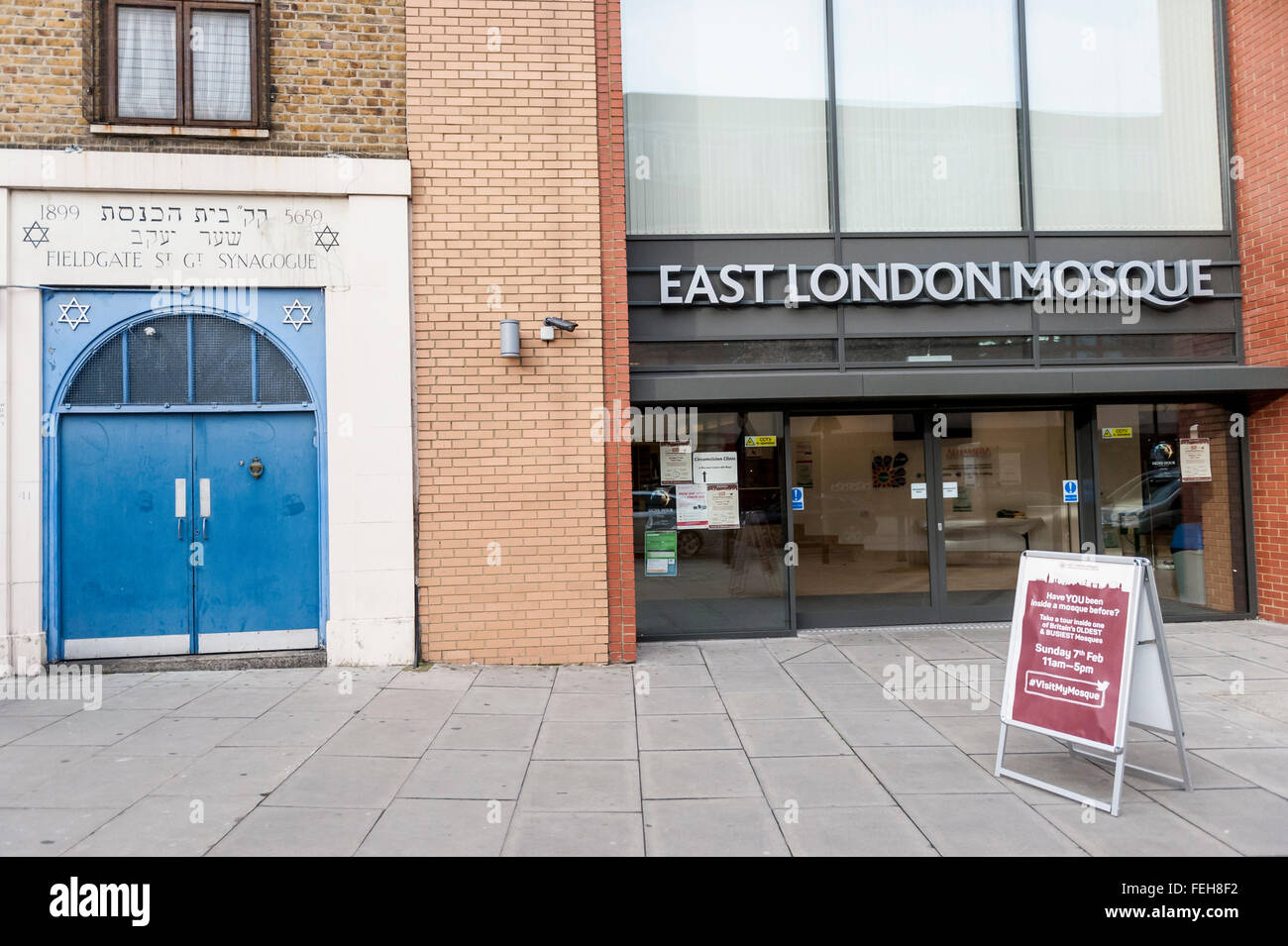 Mosques in london hi-res stock photography and images - Alamy