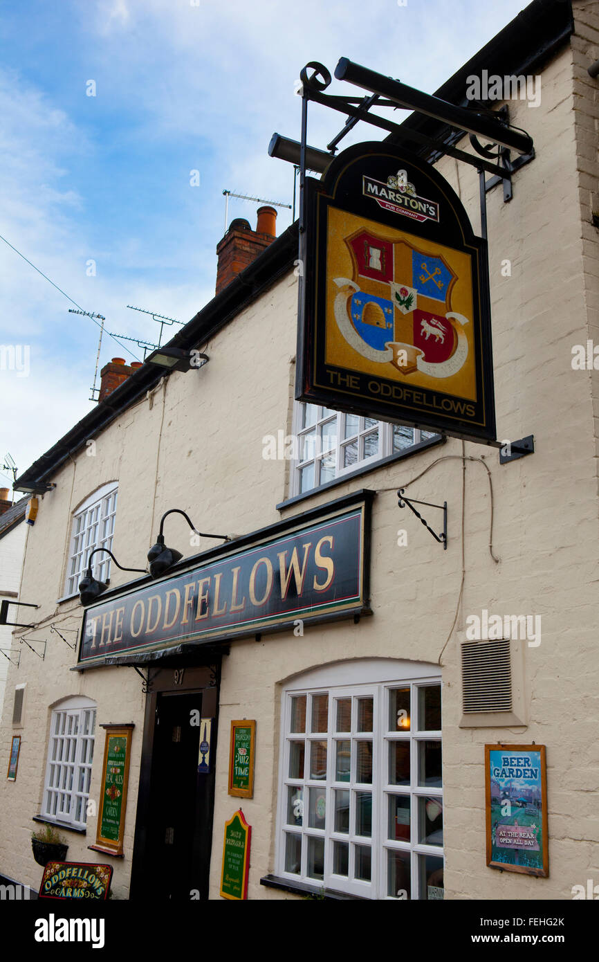 Black and gold pub board hi-res stock photography and images - Alamy