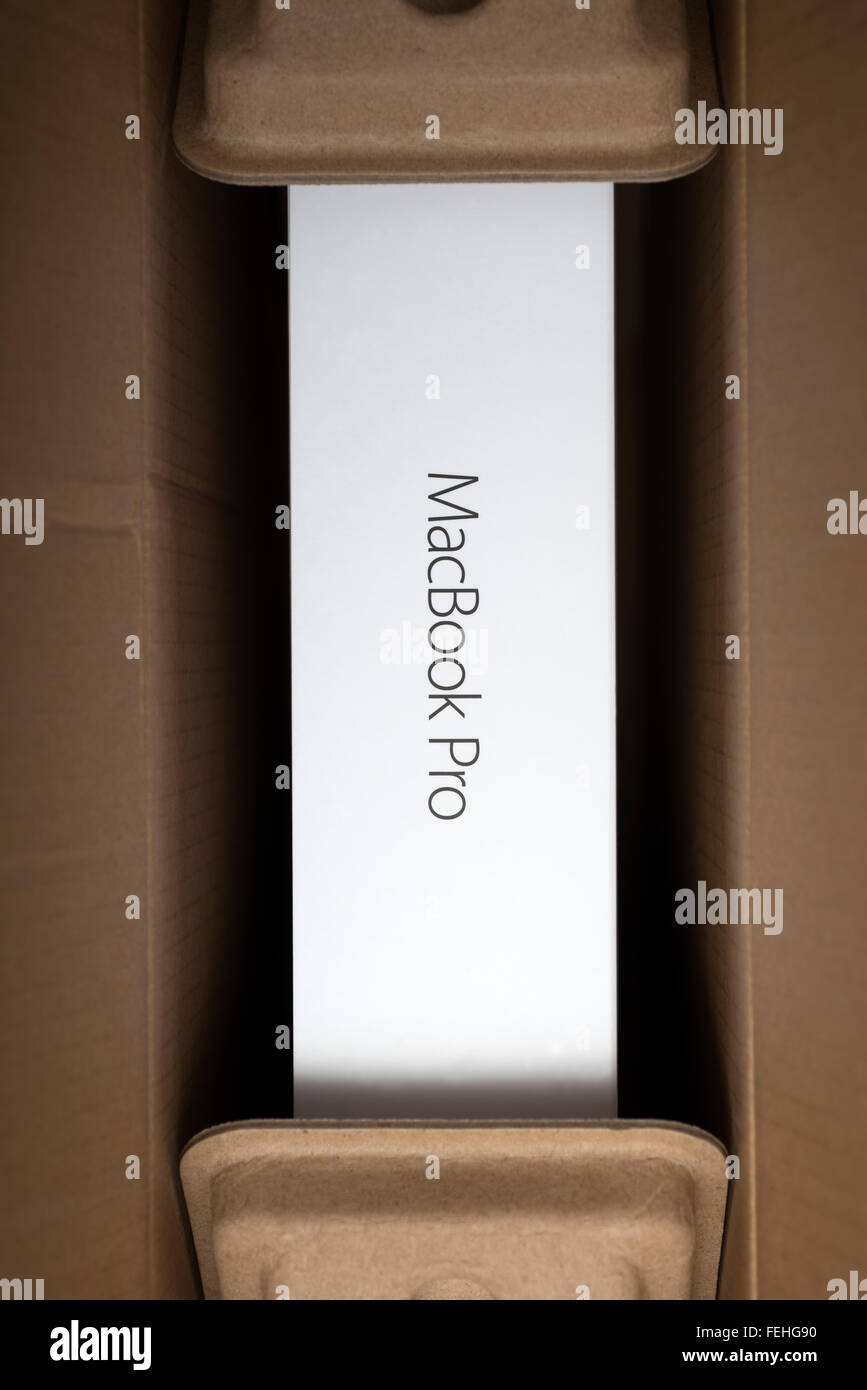 Delivery box hi-res stock photography and images - Alamy