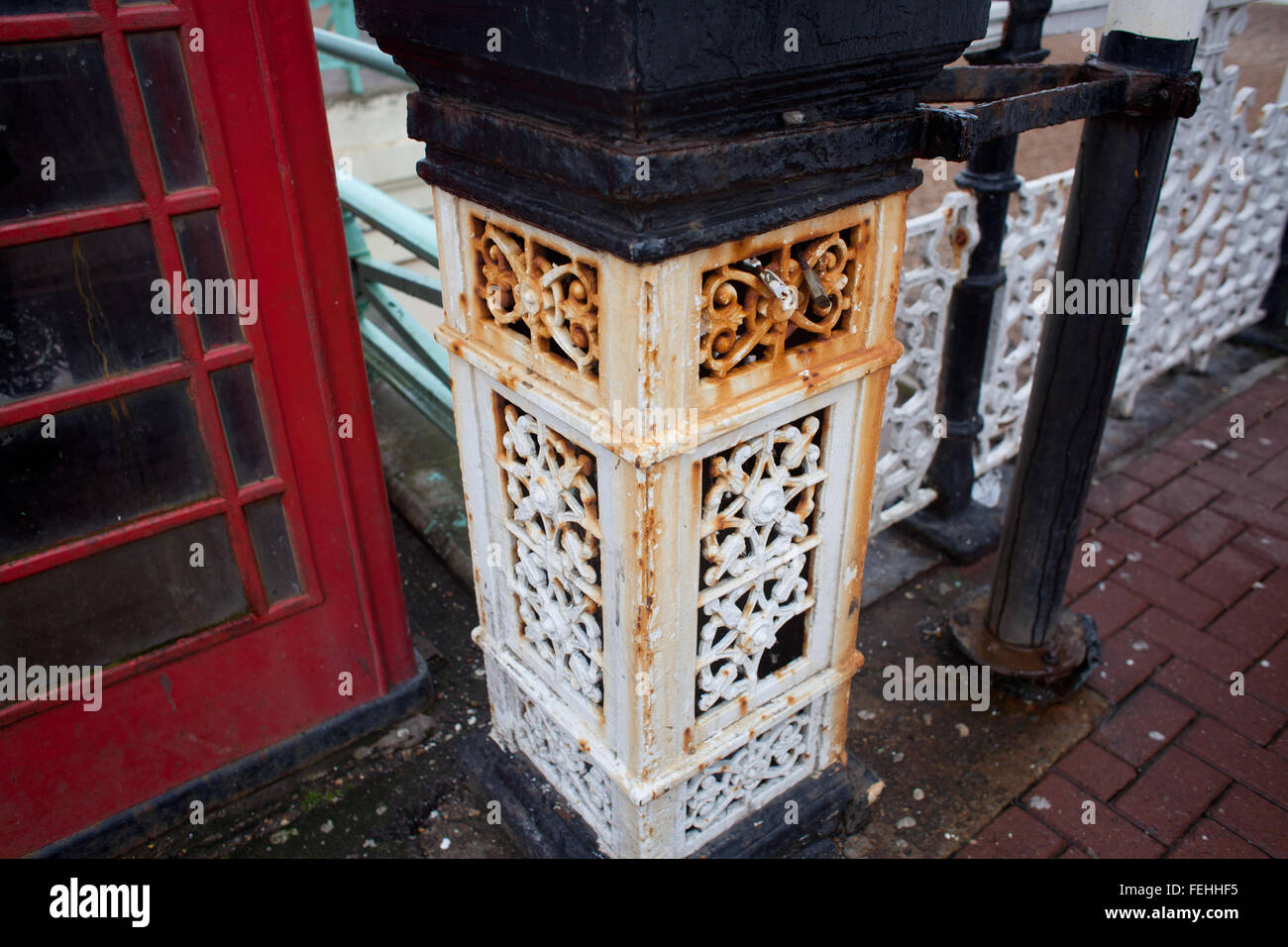 Railing with rust hi-res stock photography and images - Alamy