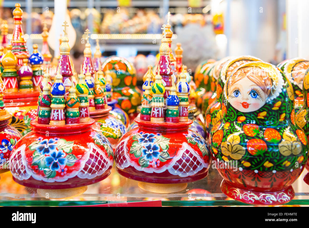 St. Basil's Cathedral Russian music boxes & Matryoshka nesting dolls ...