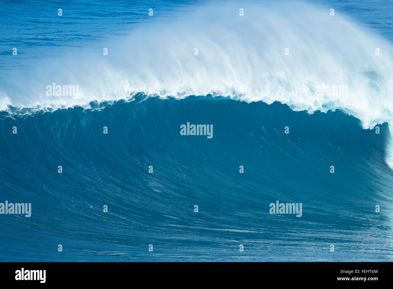 Giant powerful blue ocean wave Stock Photo - Alamy