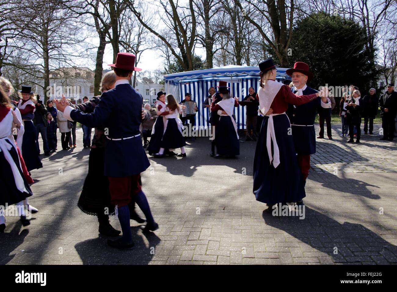Friesische trachten hi-res stock photography and images - Alamy