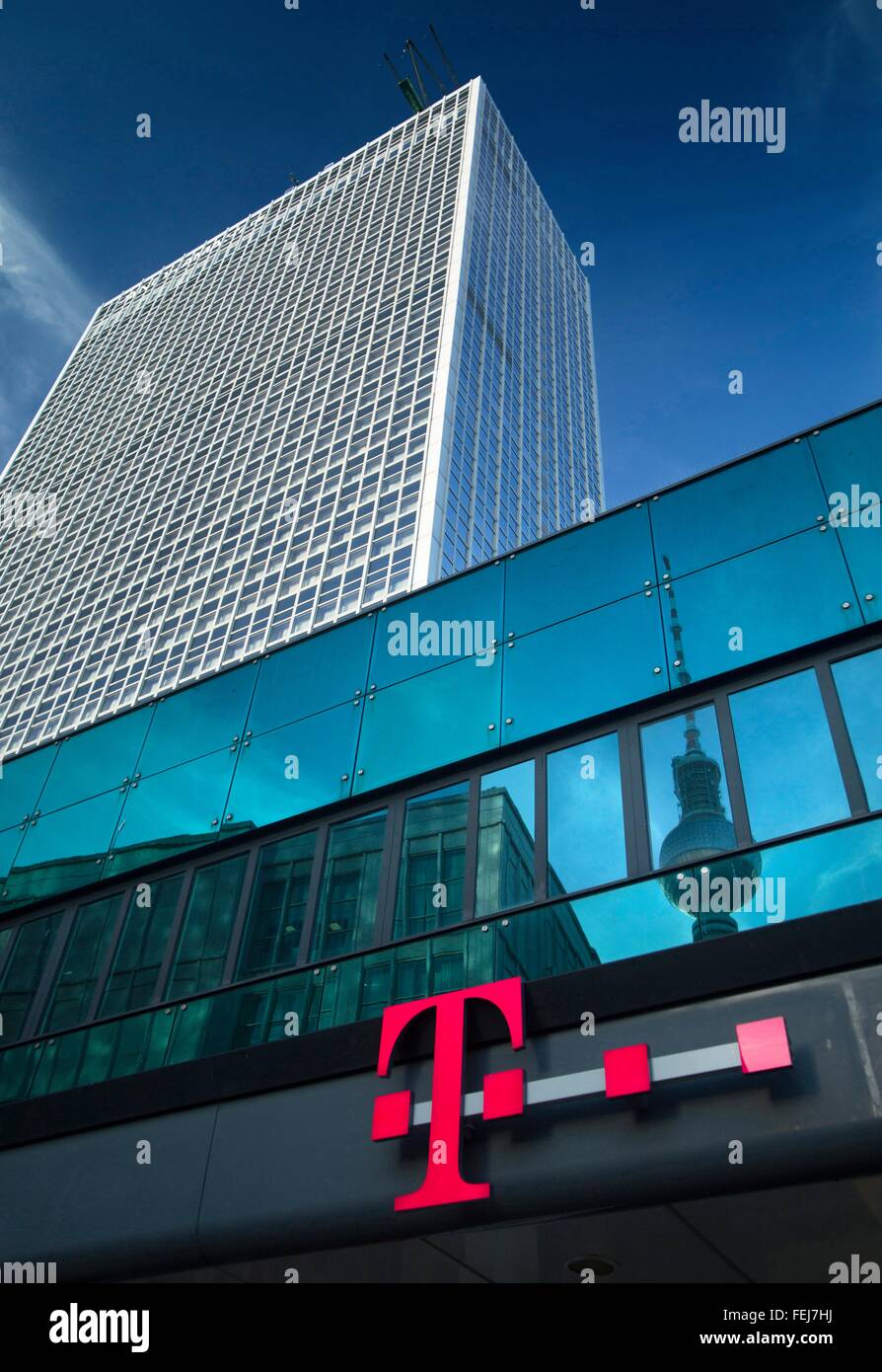 Telecommunications companies hi-res stock photography and images - Alamy