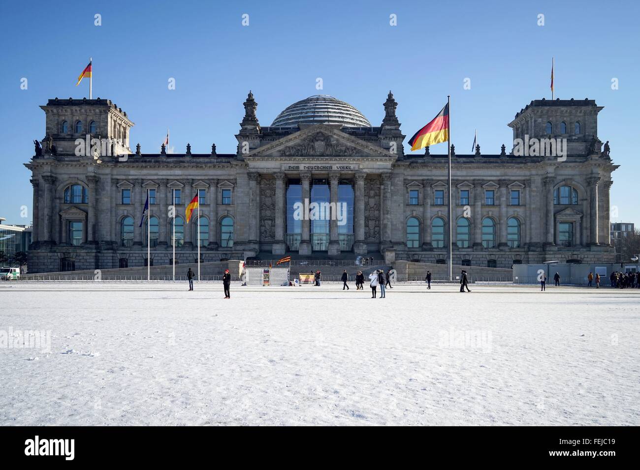 Germany: Front view of the German parliament (Bundestag) in Berlin ...