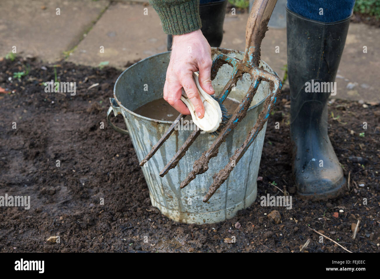 Dirty bucket water hi-res stock photography and images - Alamy