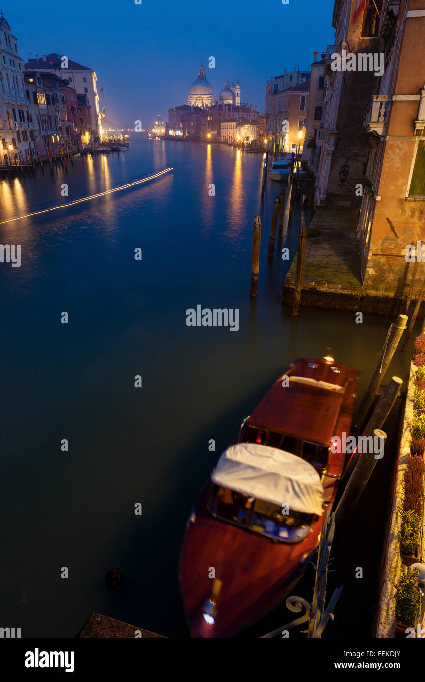 Night photo of the Grand Canal in Venice Stock Photo - Alamy