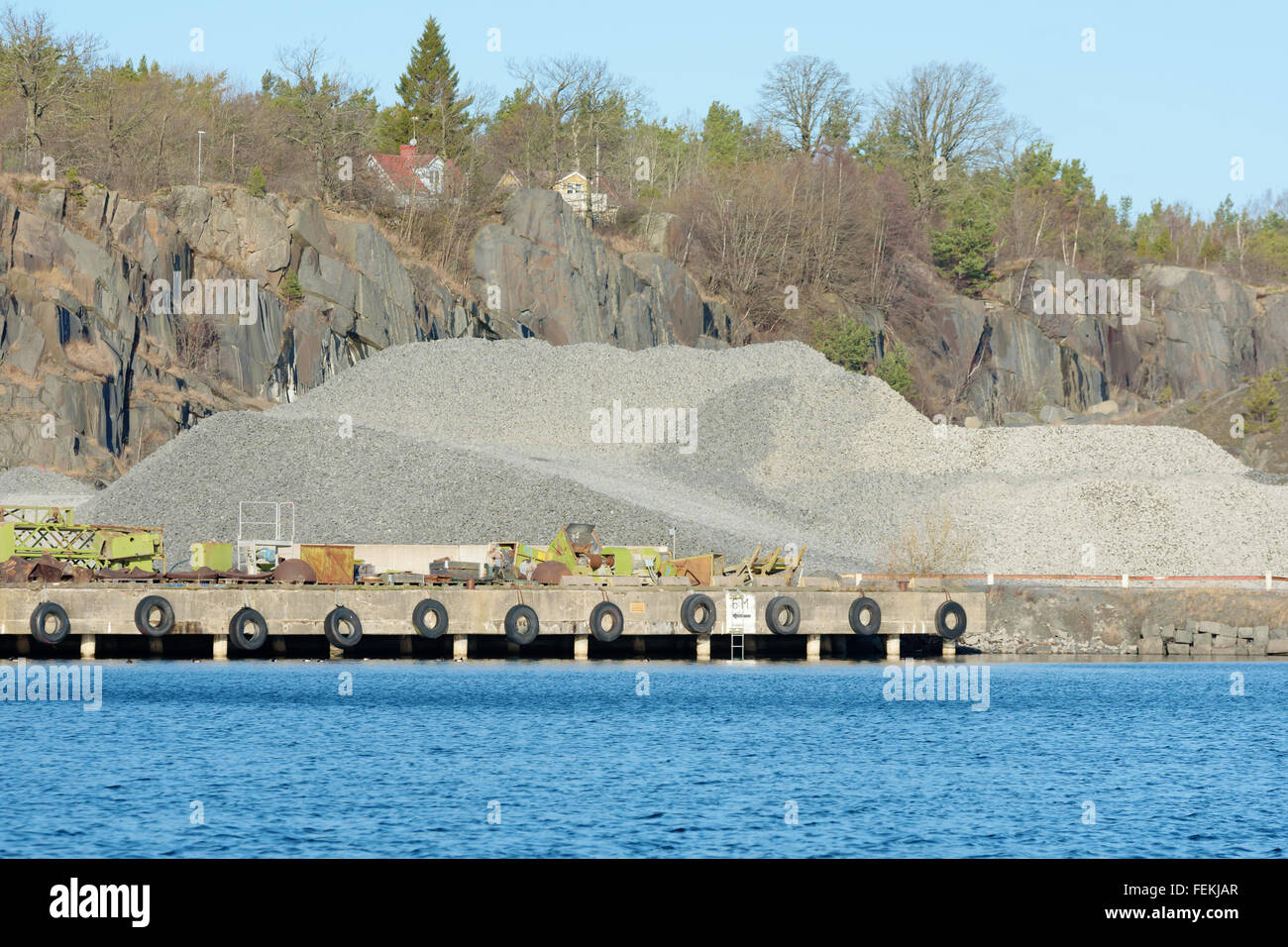 Dock pile hi-res stock photography and images - Alamy