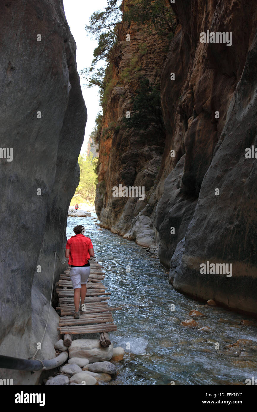 Footbridge scenery hi-res stock photography and images - Alamy