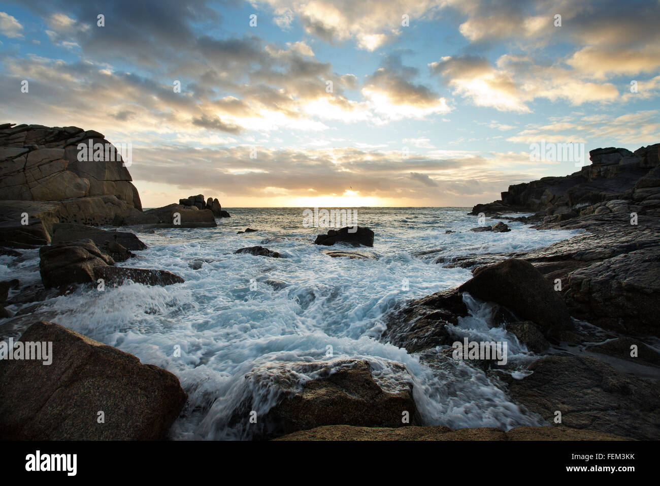 Rough seas and rocks hi-res stock photography and images - Alamy