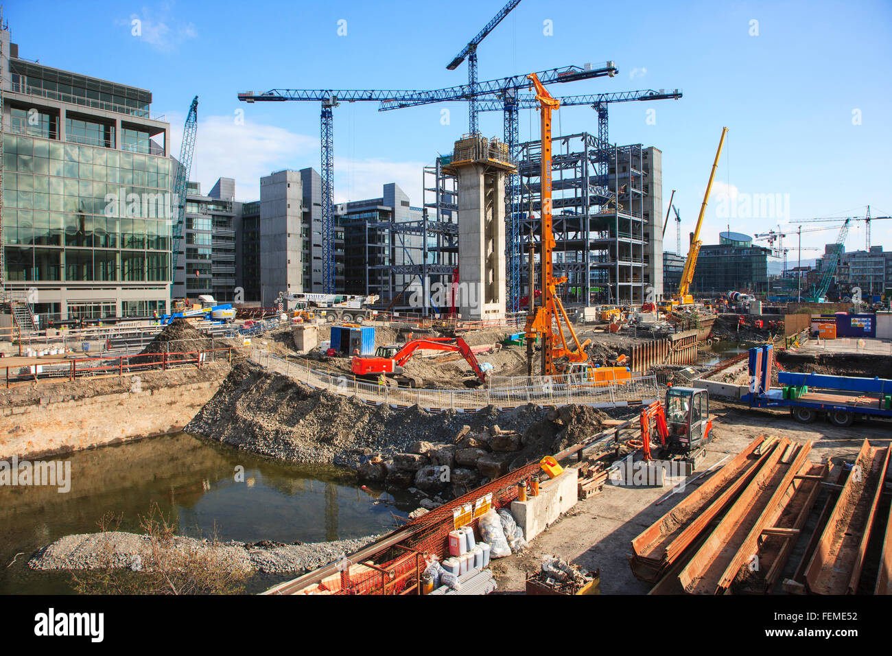 construction building work works dublin cranes Stock Photo - Alamy