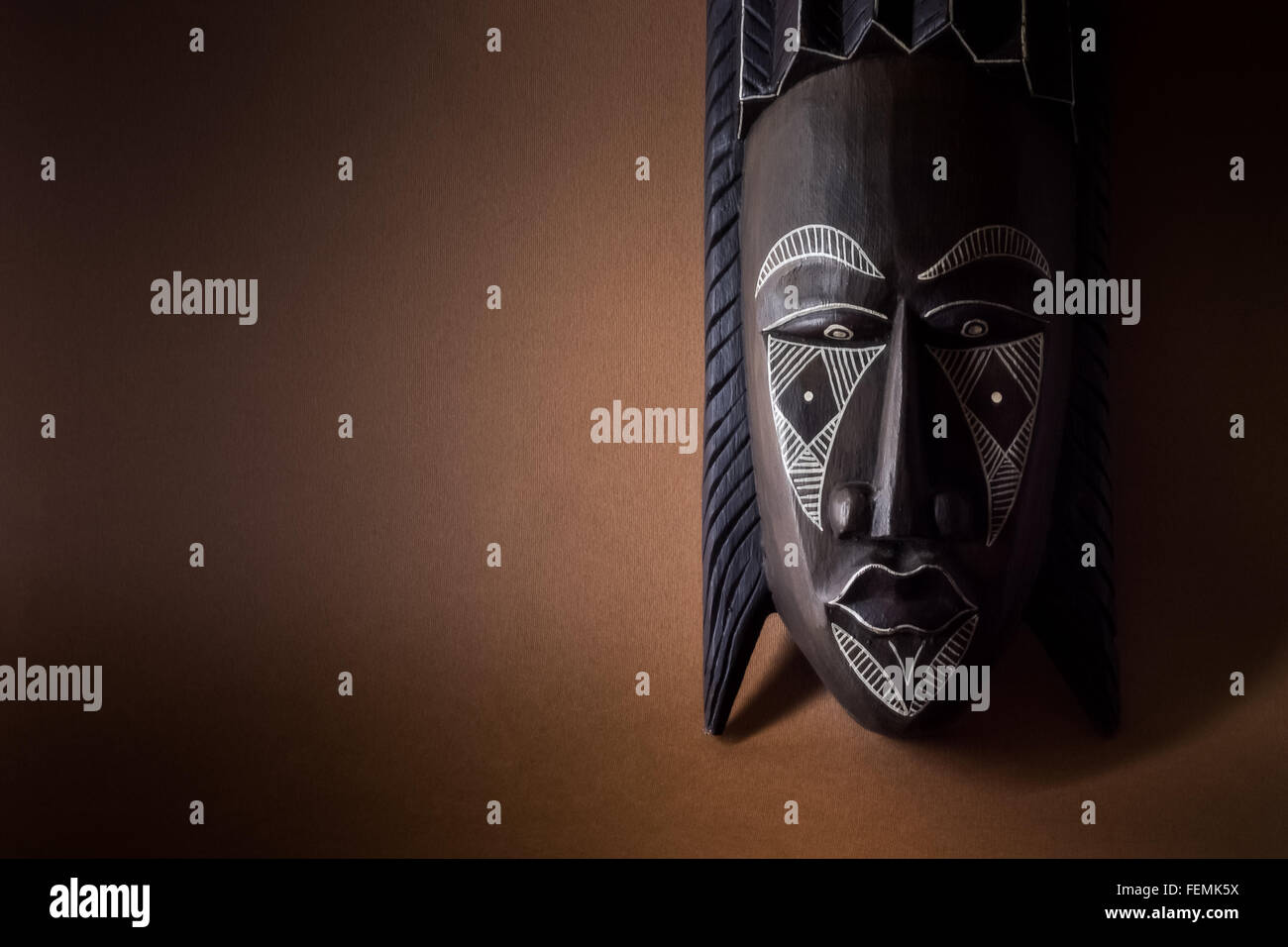 African warrior mask hi-res stock photography and images - Alamy