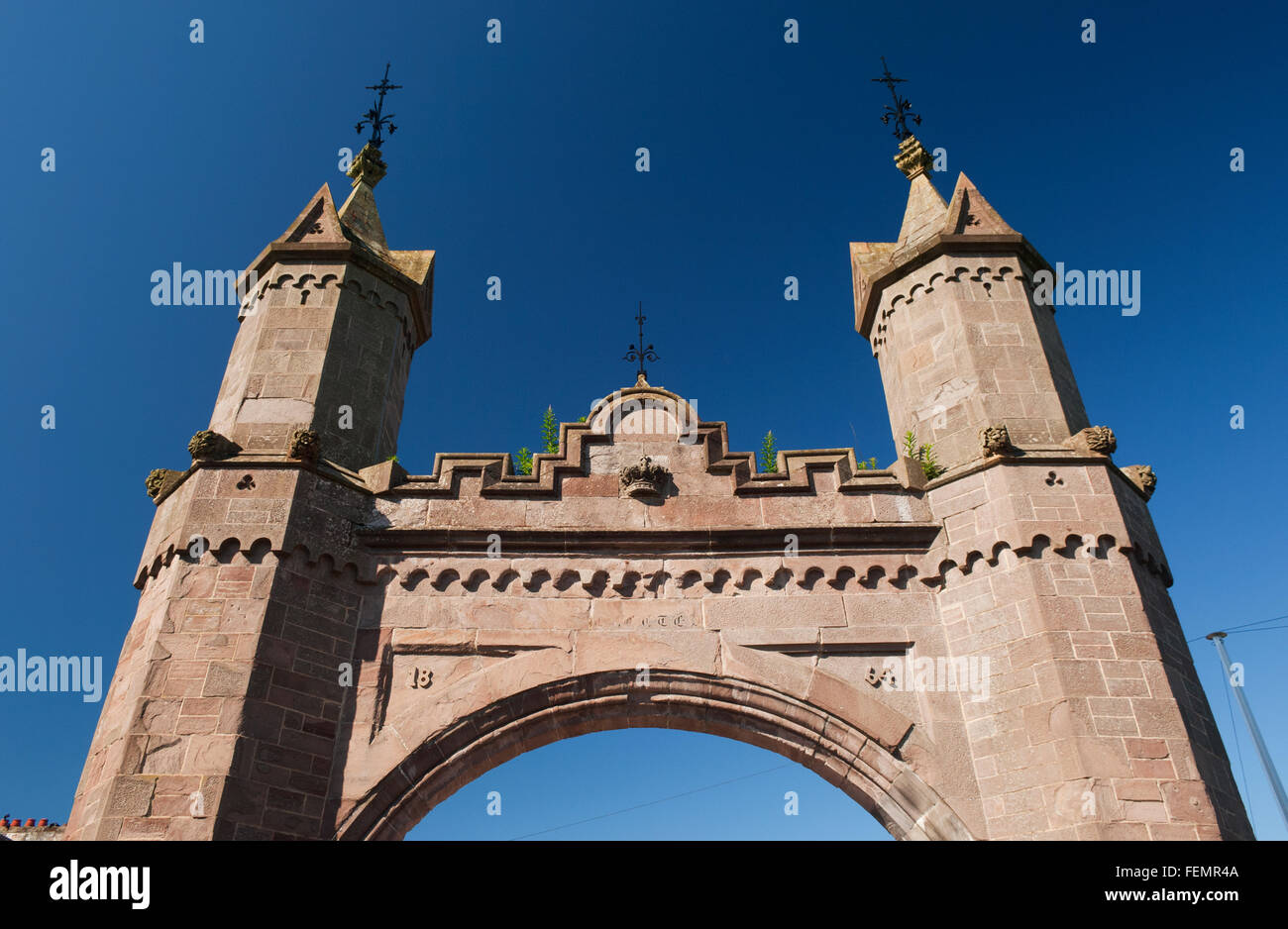 Fettercairn archway hi-res stock photography and images - Alamy