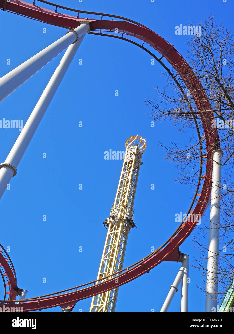 Roller coaster track curve hi-res stock photography and images - Alamy