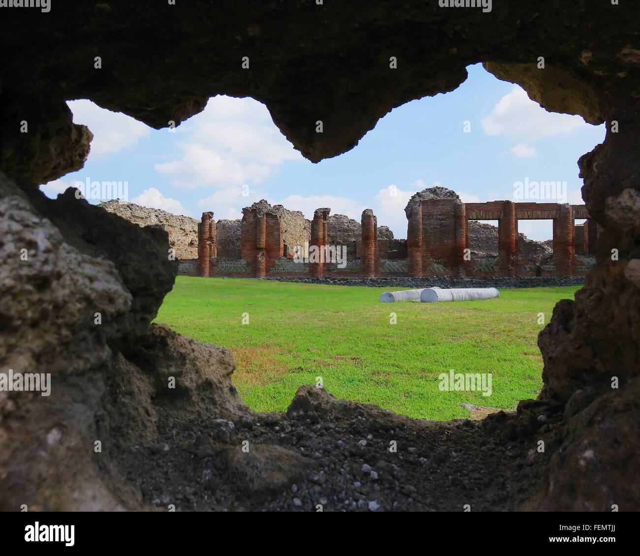 Pillared structure sky architecture hi-res stock photography and images ...