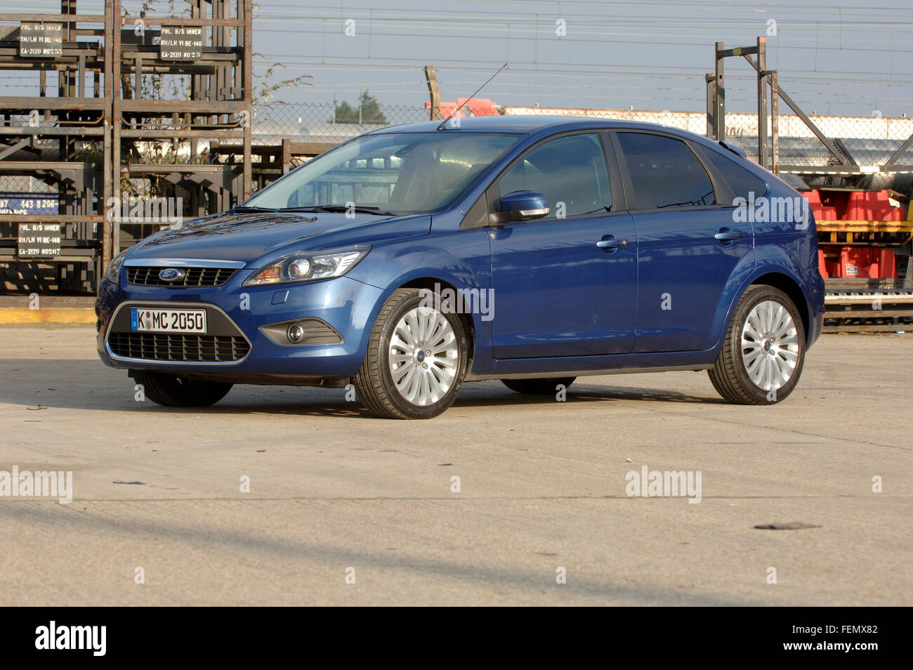 2007 Ford Focus hatchback family car Stock Photo - Alamy