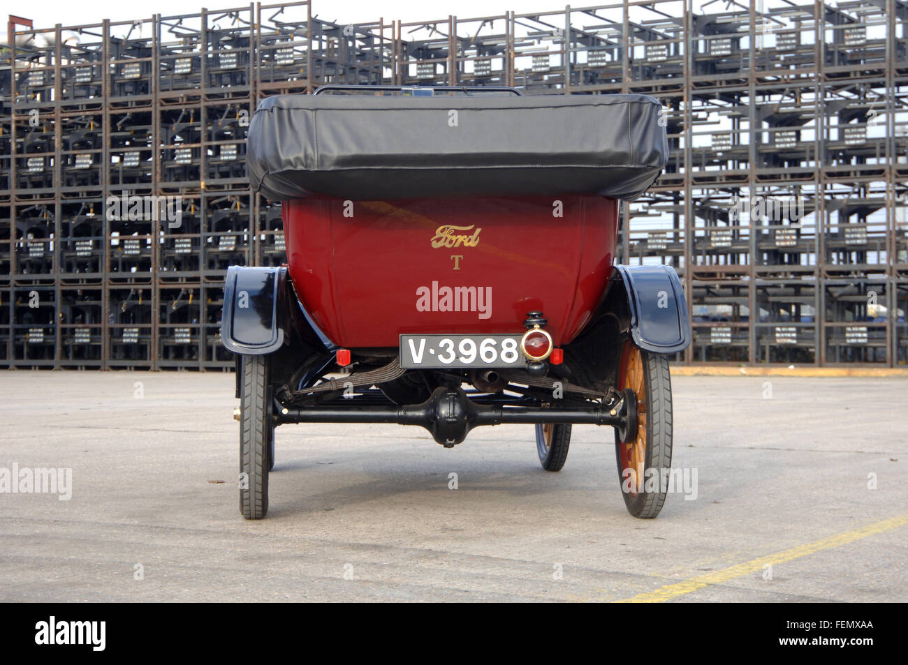 Ford model t production hi-res stock photography and images - Alamy