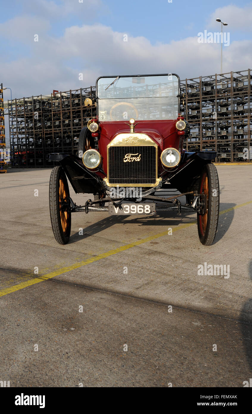 Ford model t production hi-res stock photography and images - Alamy