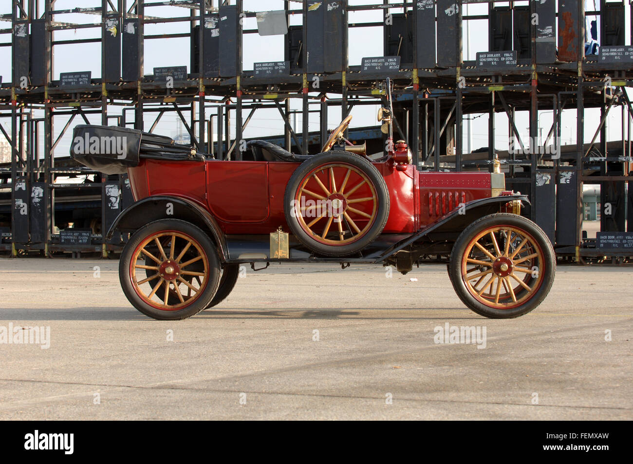 Ford model t production hi-res stock photography and images - Alamy