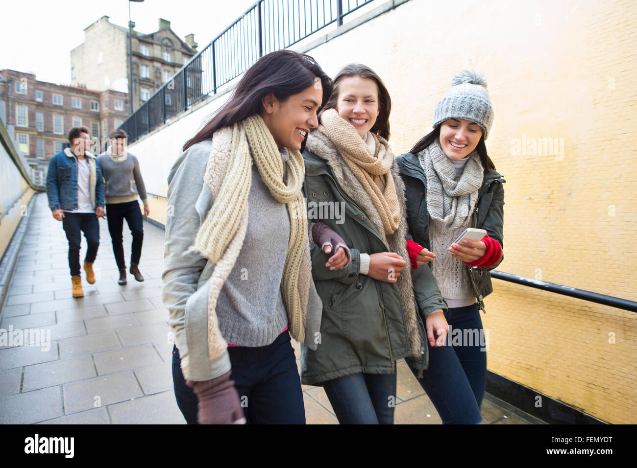 Three students walking university hi-res stock photography and images ...