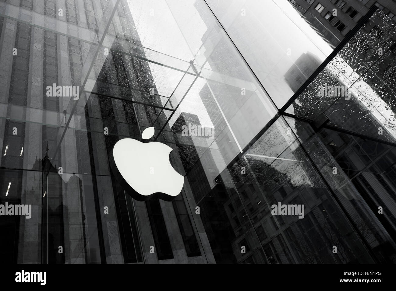 Apple logo hi-res stock photography and images - Alamy