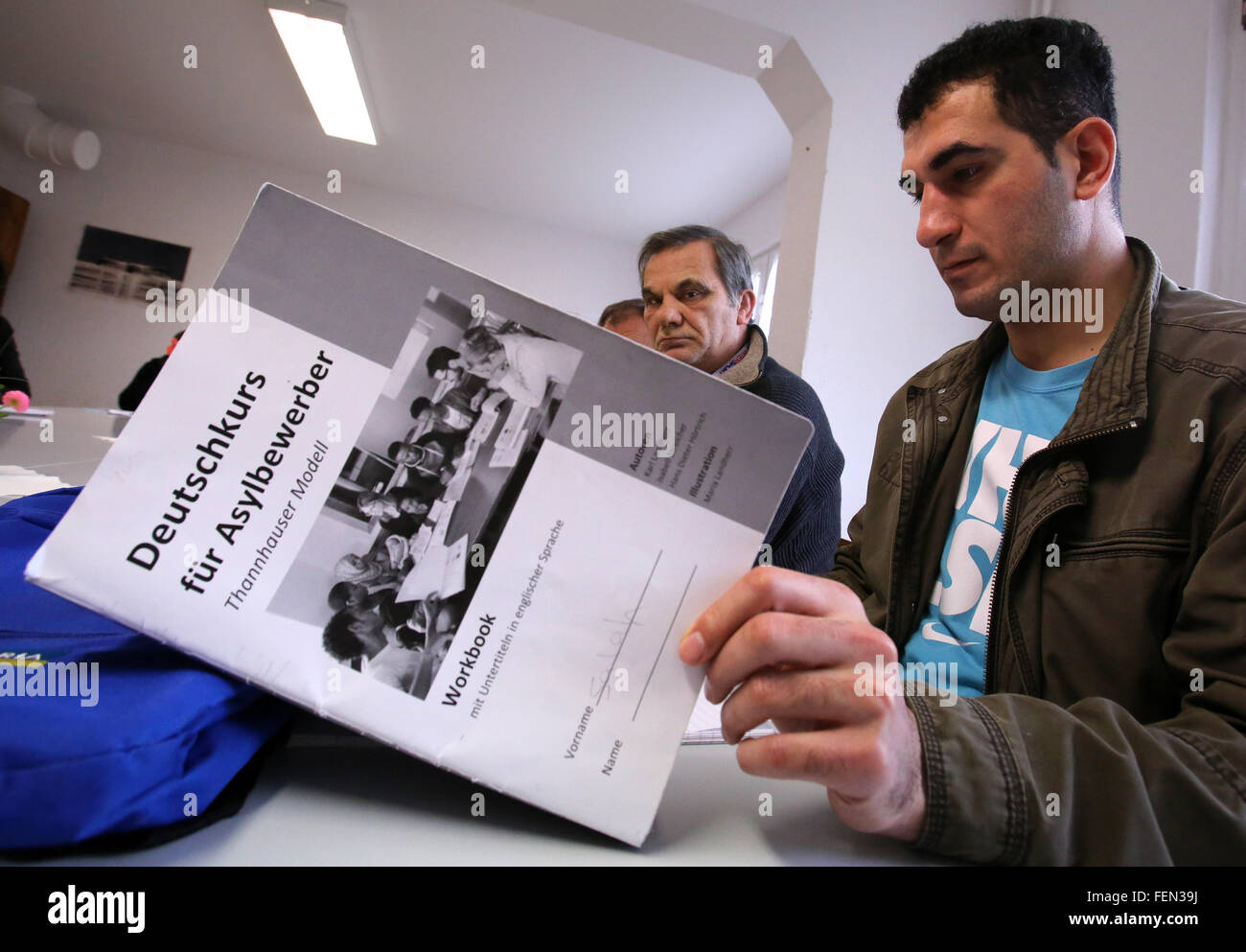 Salah Ali (r) and Azina Aljundi from Syria participating in a German ...