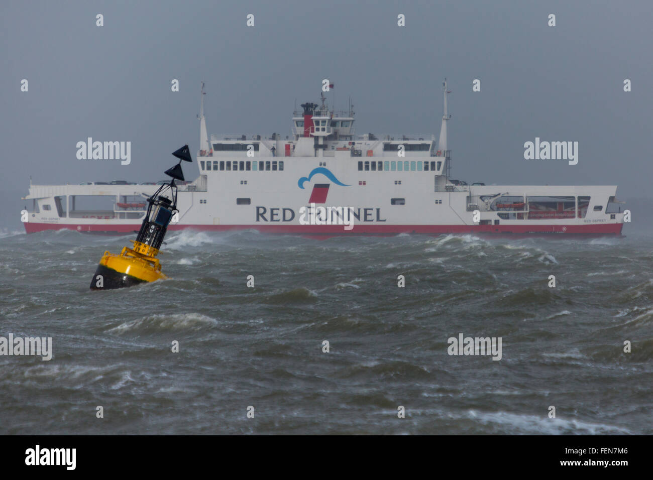 Red Funnel Car Ferry struggles against gale force winds and rising tide ...