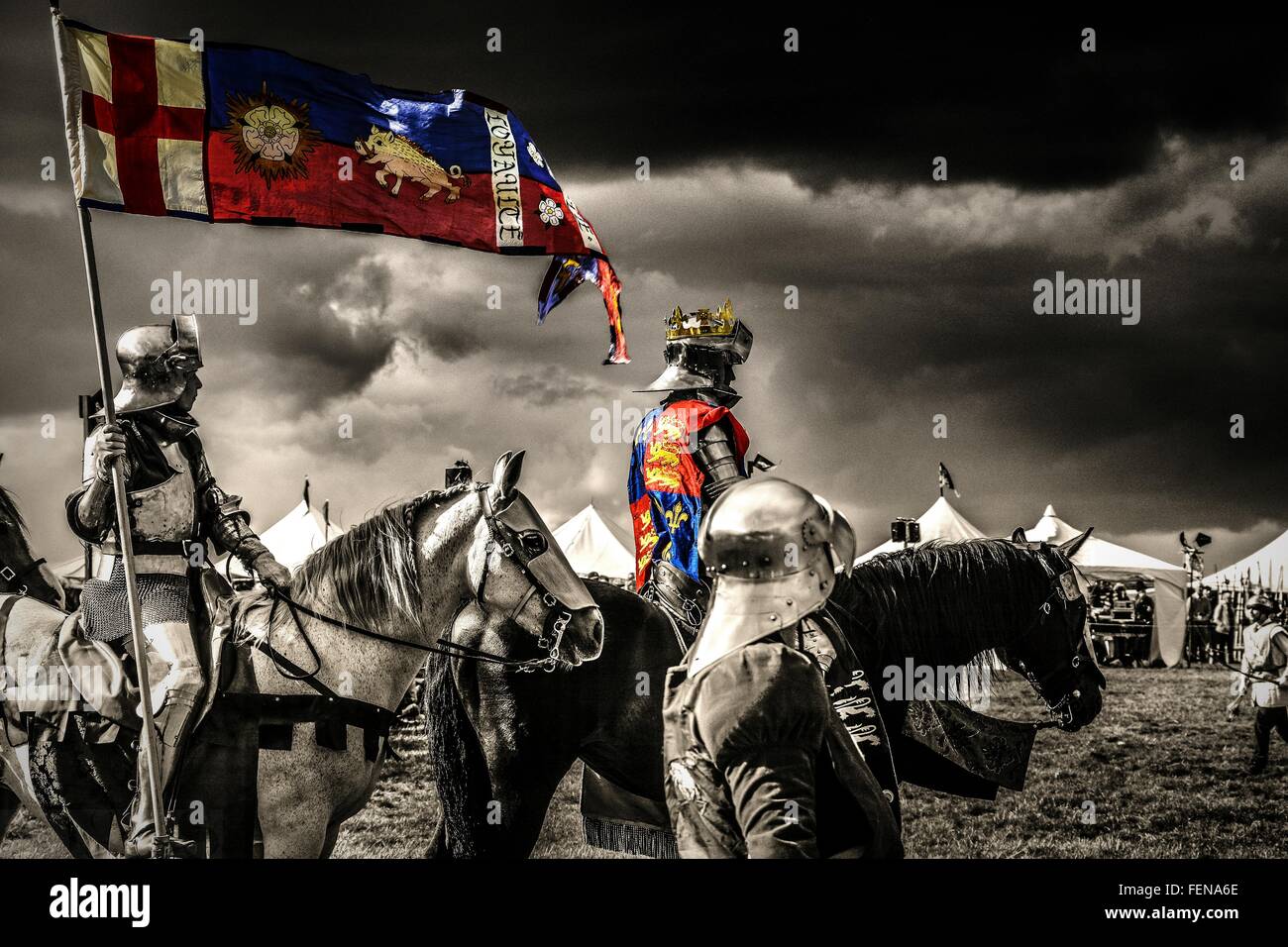 Richard Iii With Warriors On Battle Field Stock Photo - Alamy