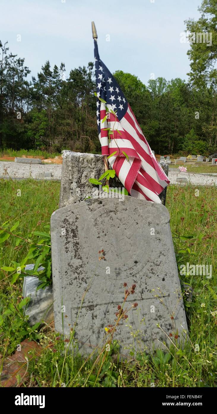 American flag cemetery tombstone hi-res stock photography and images ...