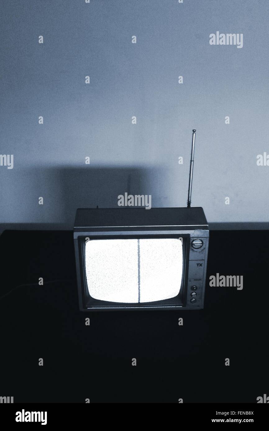 Antenna tv old fashioned hi-res stock photography and images - Alamy