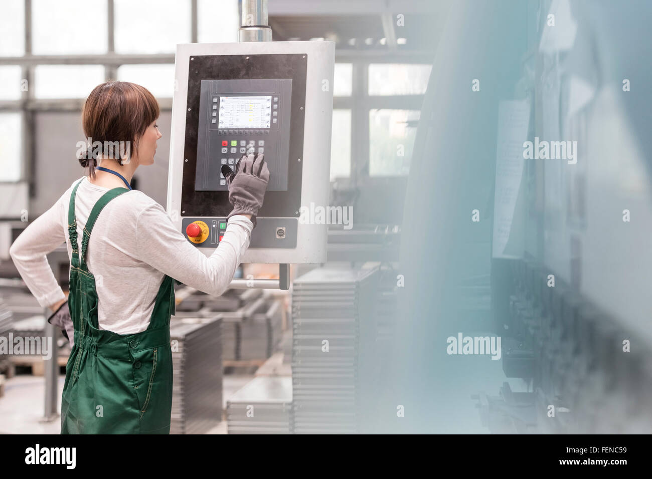 Machinery efficiency hi-res stock photography and images - Alamy