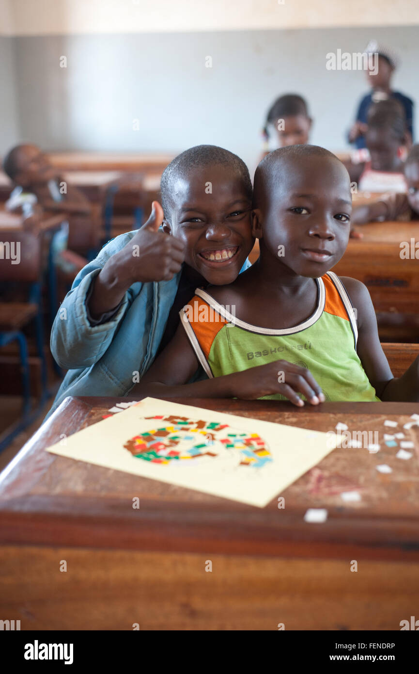 African school children lesson poverty hi-res stock photography and ...