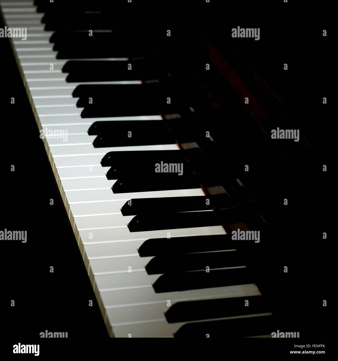 Diagonal view of piano keys Stock Photo - Alamy