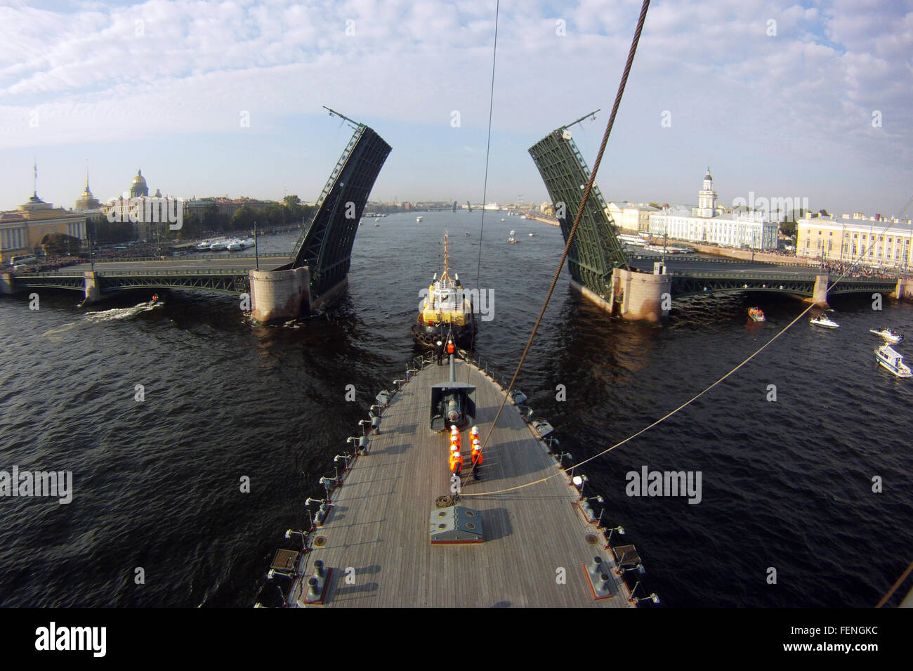 Rope river crossing High Resolution Stock Photography and Images - Alamy