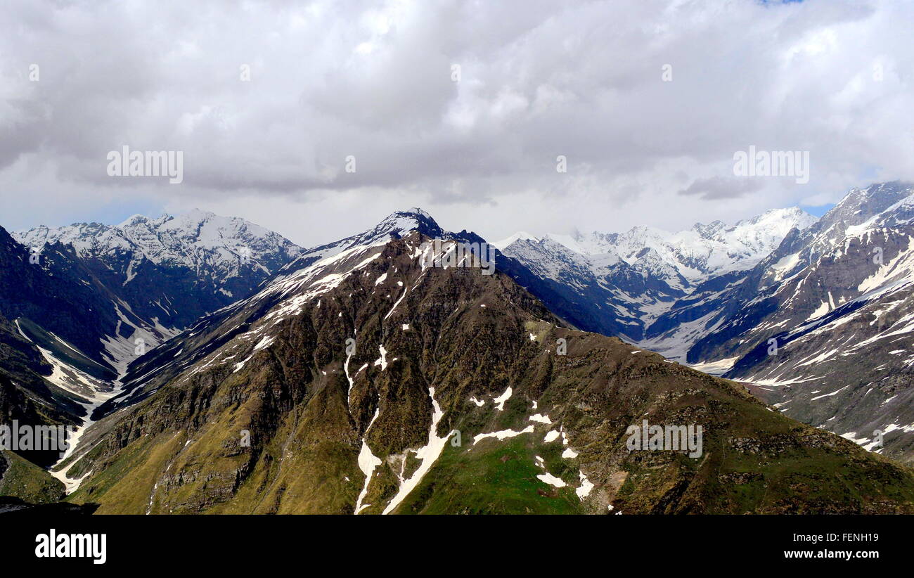 Mountain ranges hi-res stock photography and images - Alamy