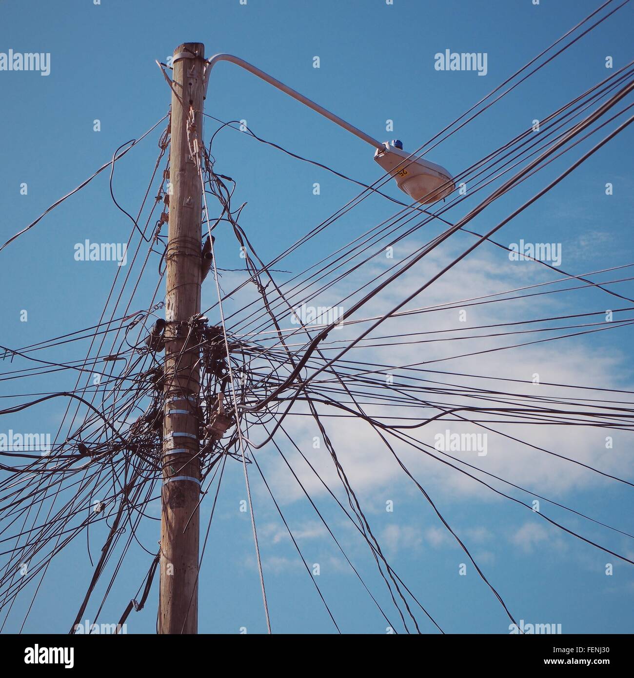 Tangled lines hi-res stock photography and images - Alamy